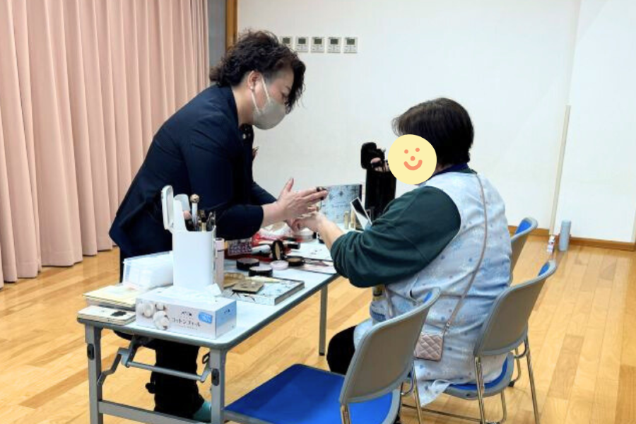 働く女性を対象に「美容スクール」を開催